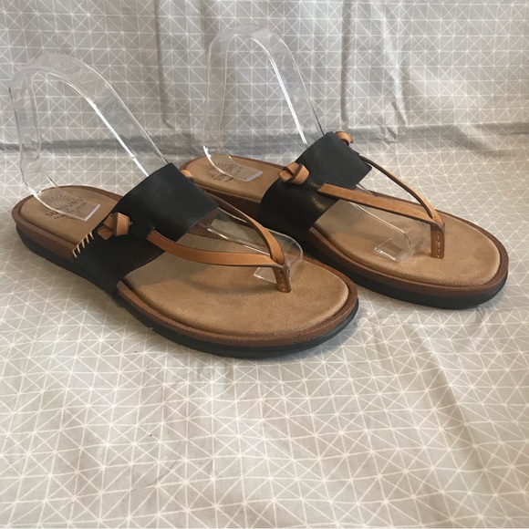 G.H. Bass & Co. | Shoes | G H Bass Co Sunjuns Shannon Leather Sandals ...